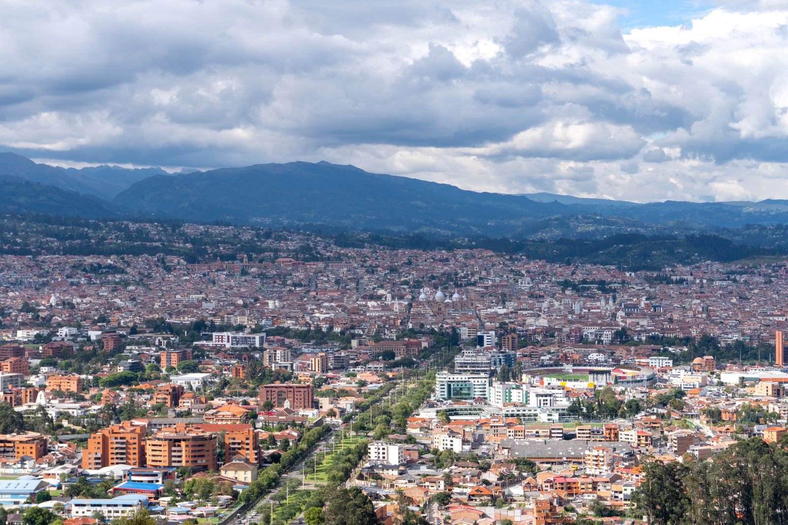 Descubre la encantadora parroquia de Turi en Ecuador 🌄🏰🌿